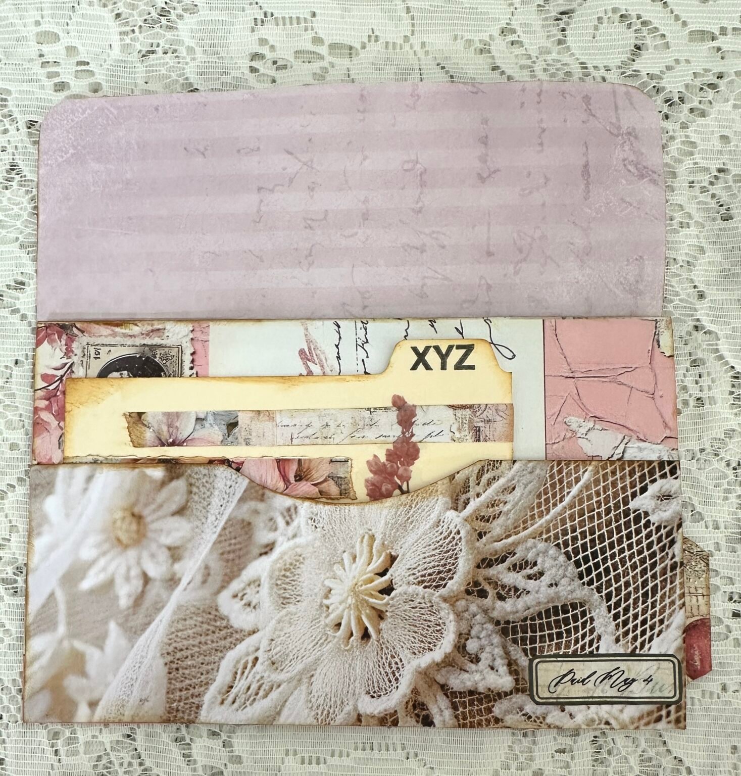 Large Freebie ~ Mini Folio with Ephemera - JournalsbyME