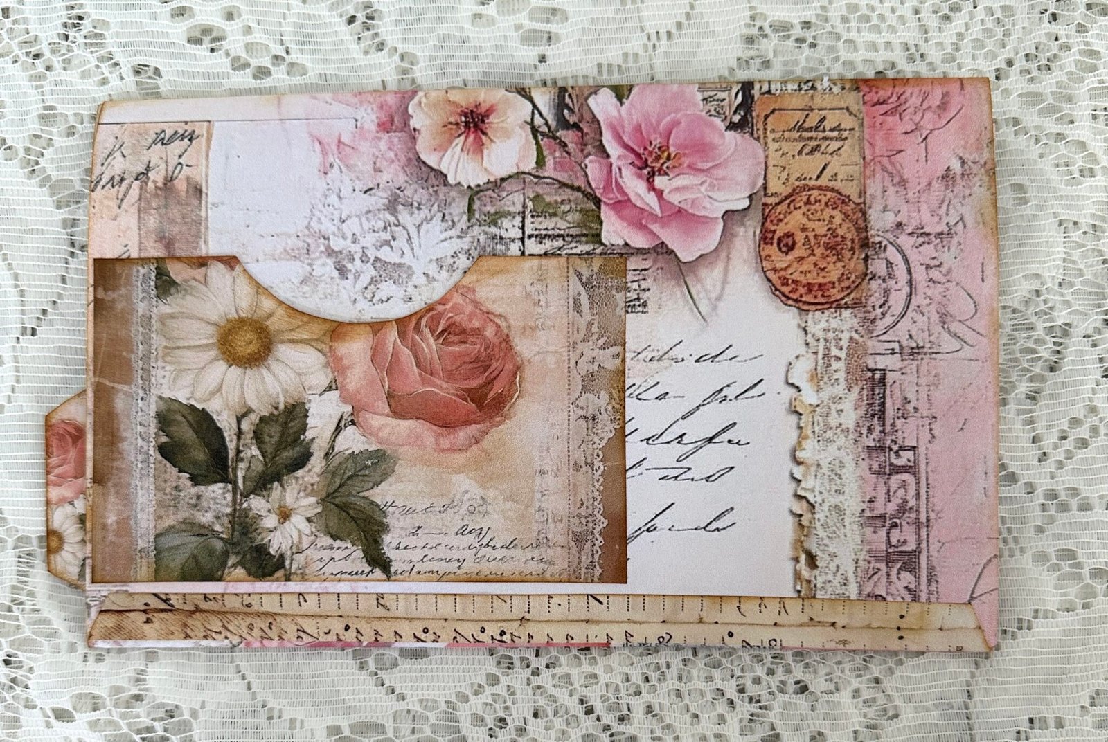 Large Freebie ~ Mini Folio with Ephemera - JournalsbyME